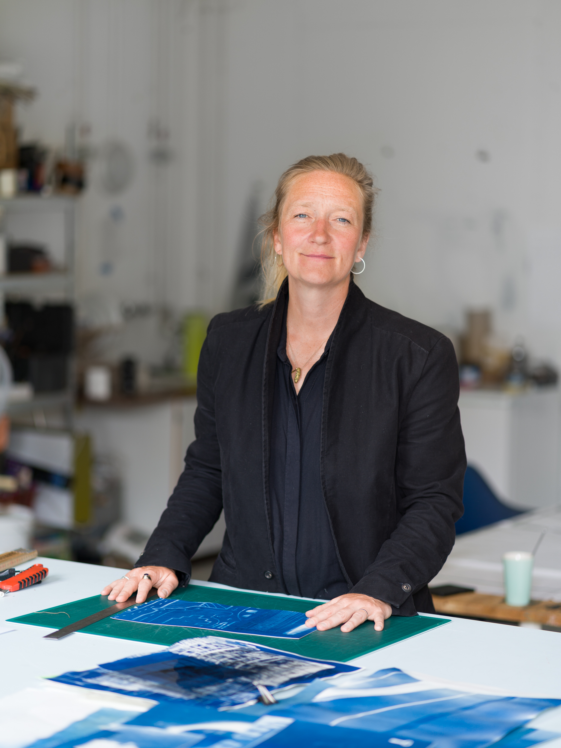 Behind the curtain –Ditte Lyngkær (Aarhus/DK) – HYPER CULTURAL PASSENGERS